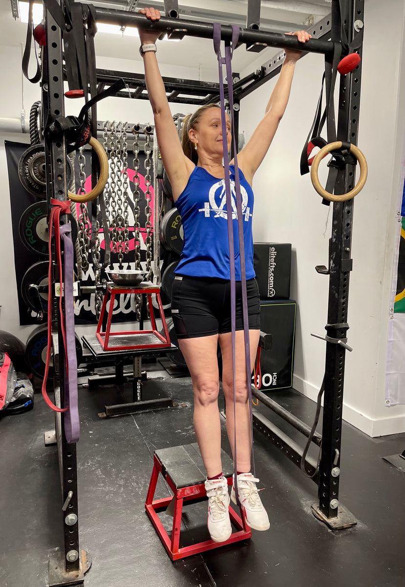 2 Reasons Why I Don't Recommend Bands for Pull Ups & Chin Ups – Women Who Lift Weights