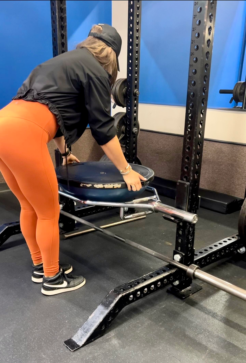 How To Use A Trap Bar & Bosu Ball for Barbell Hip Thrusters – Women Who ...
